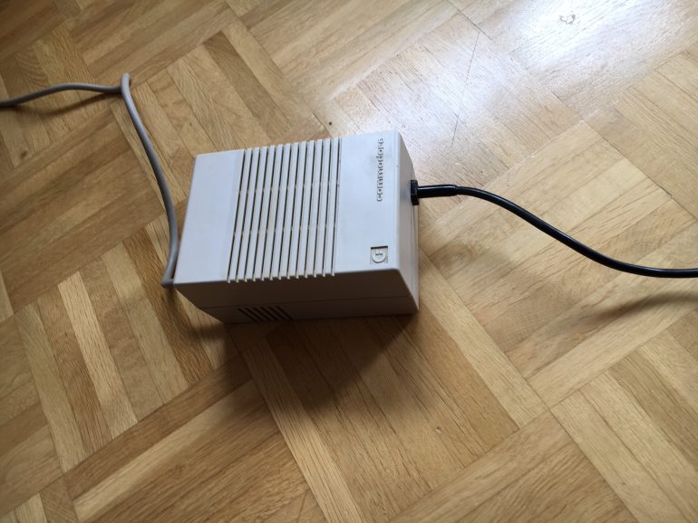 Using a C128 power supply for your C64 – WiSo's collector blog